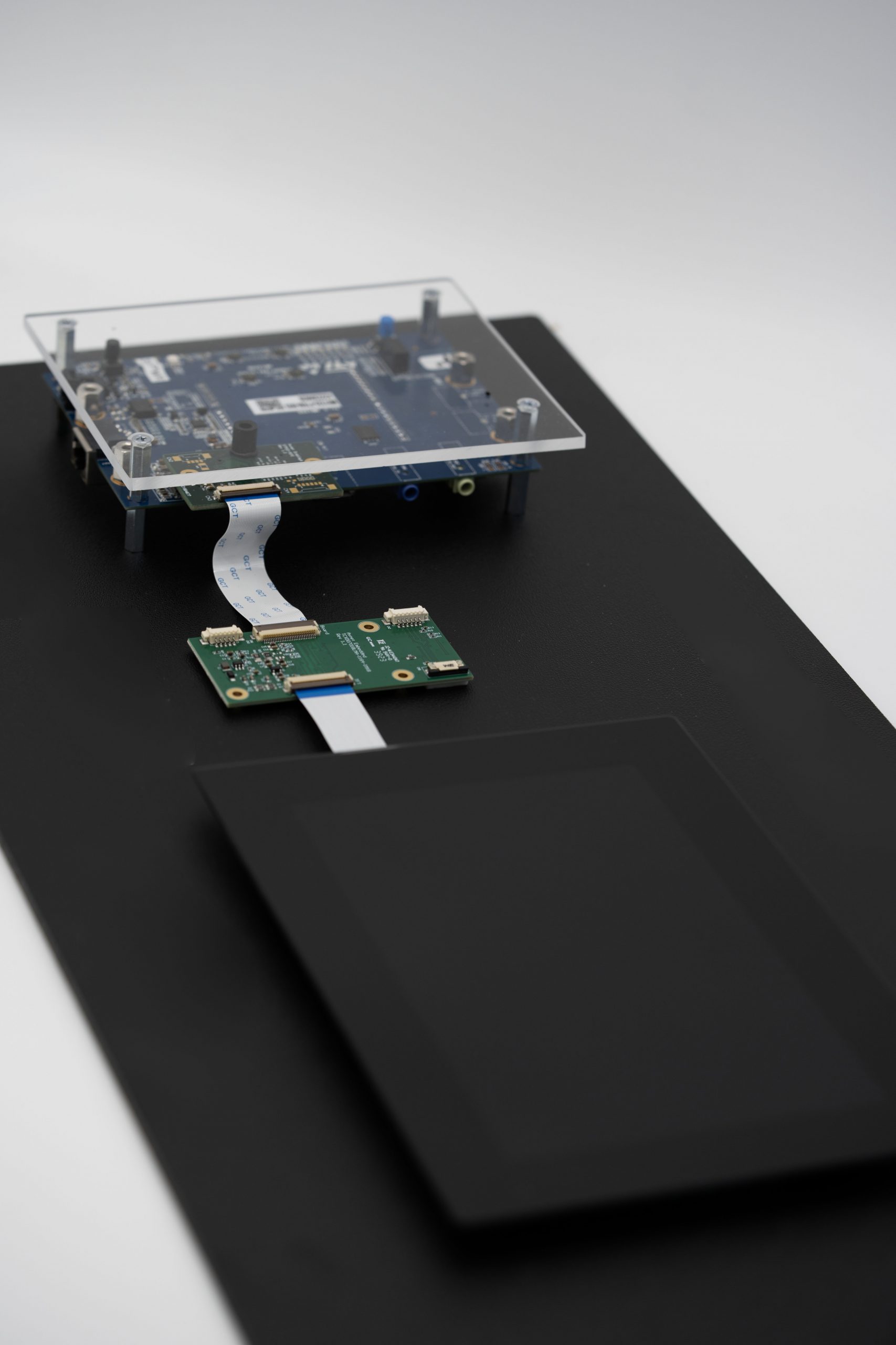 Big, bright, built for engineers: New Display Kits for ST Discovery ...